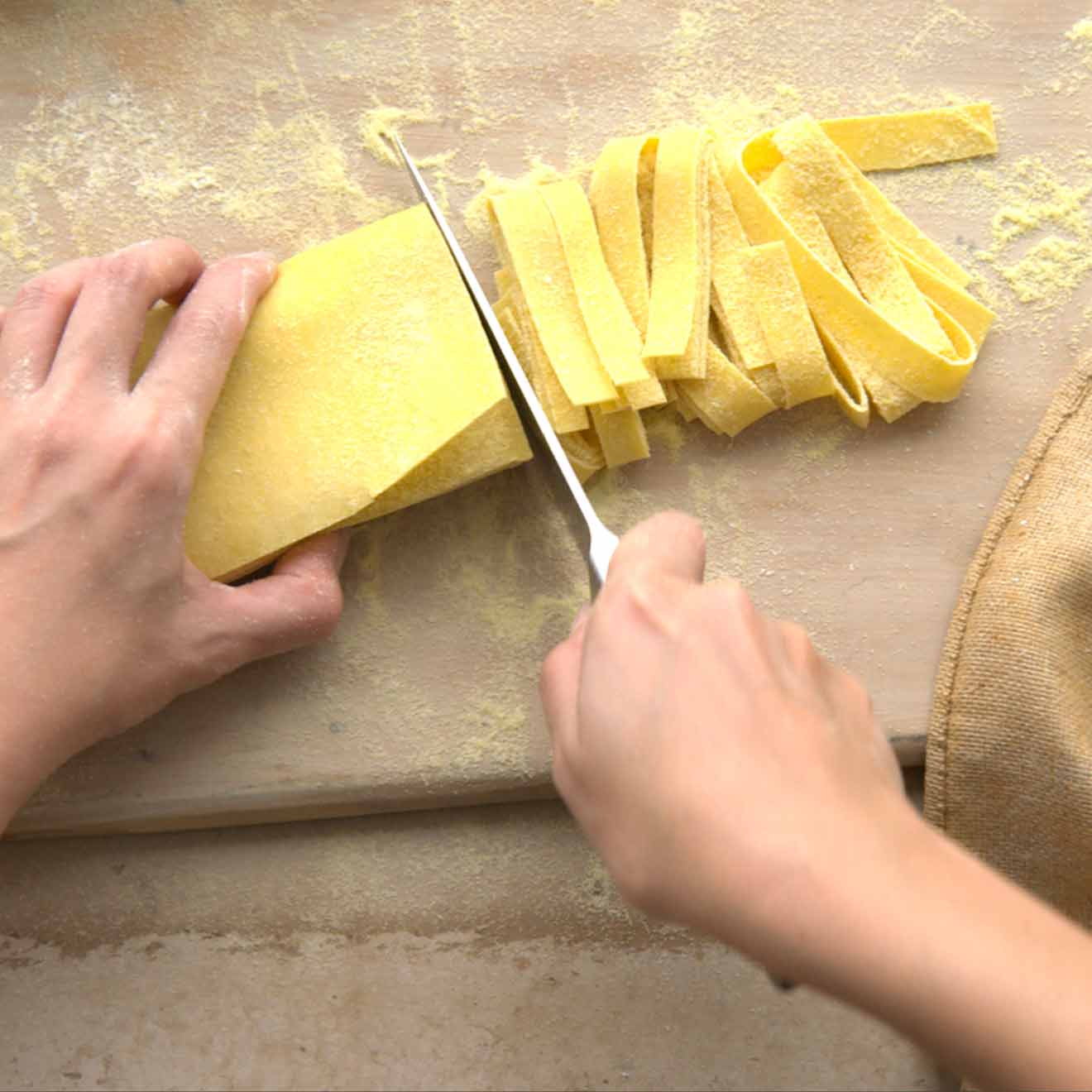 Bertolli® Creamy Basil Alfredo with Aged Parmesan Sauce