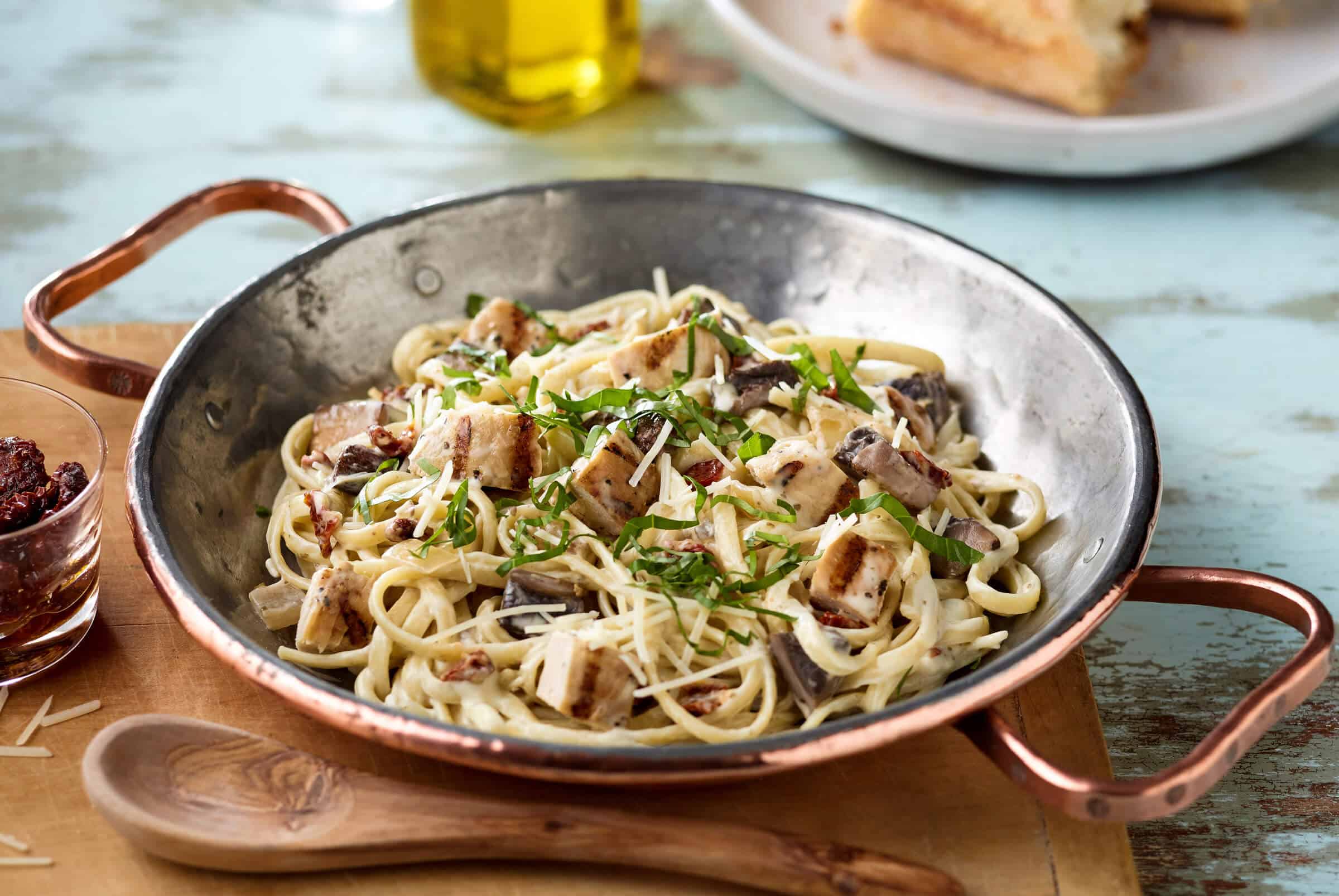 Chicken Alfredo Pasta Recipes | Bertolli® - Bertolli